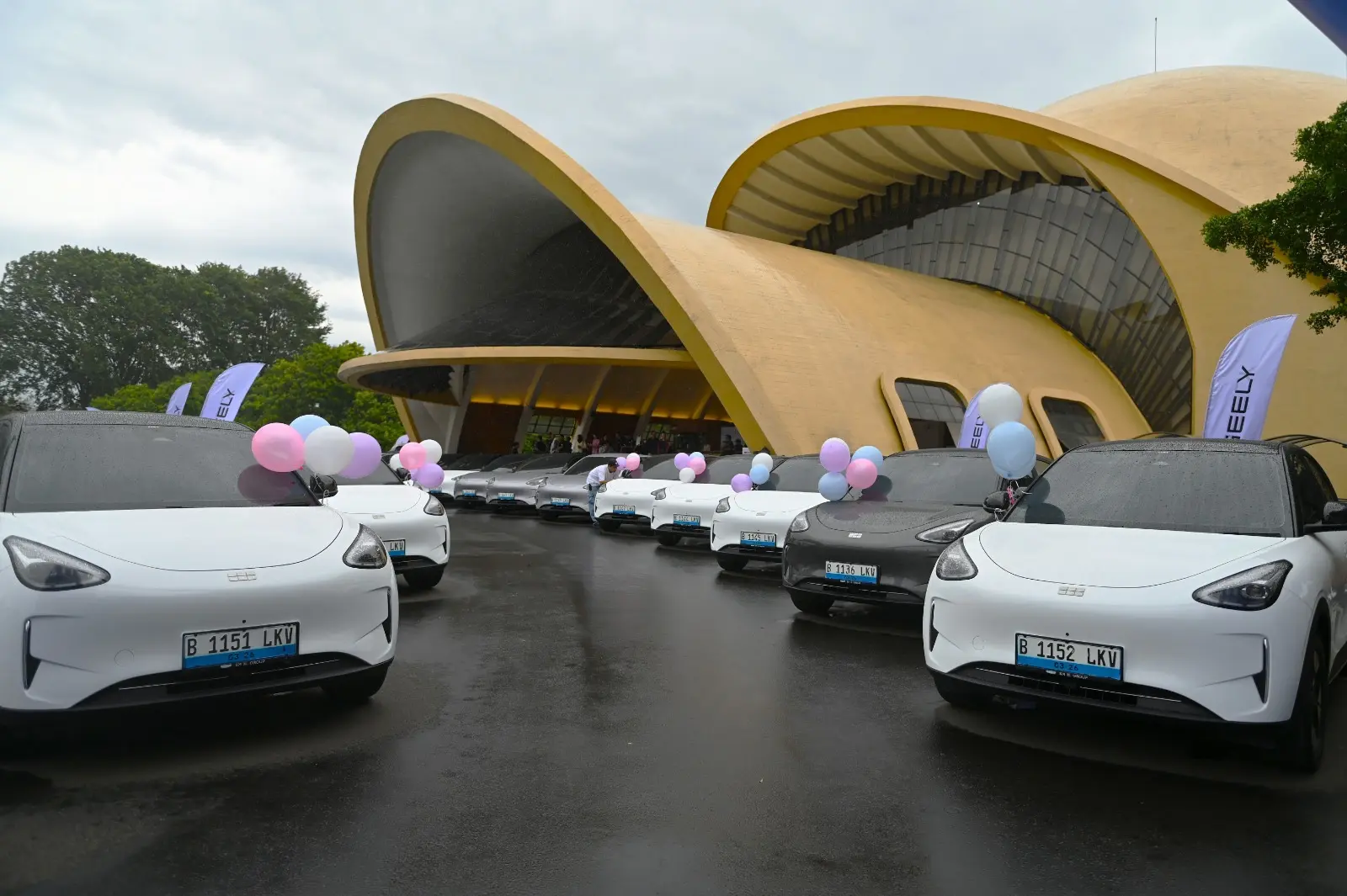 Geely EX2 Resmi Mengaspal dan Serahkan Unit ke 5.000 Konsumen - GenLink ...