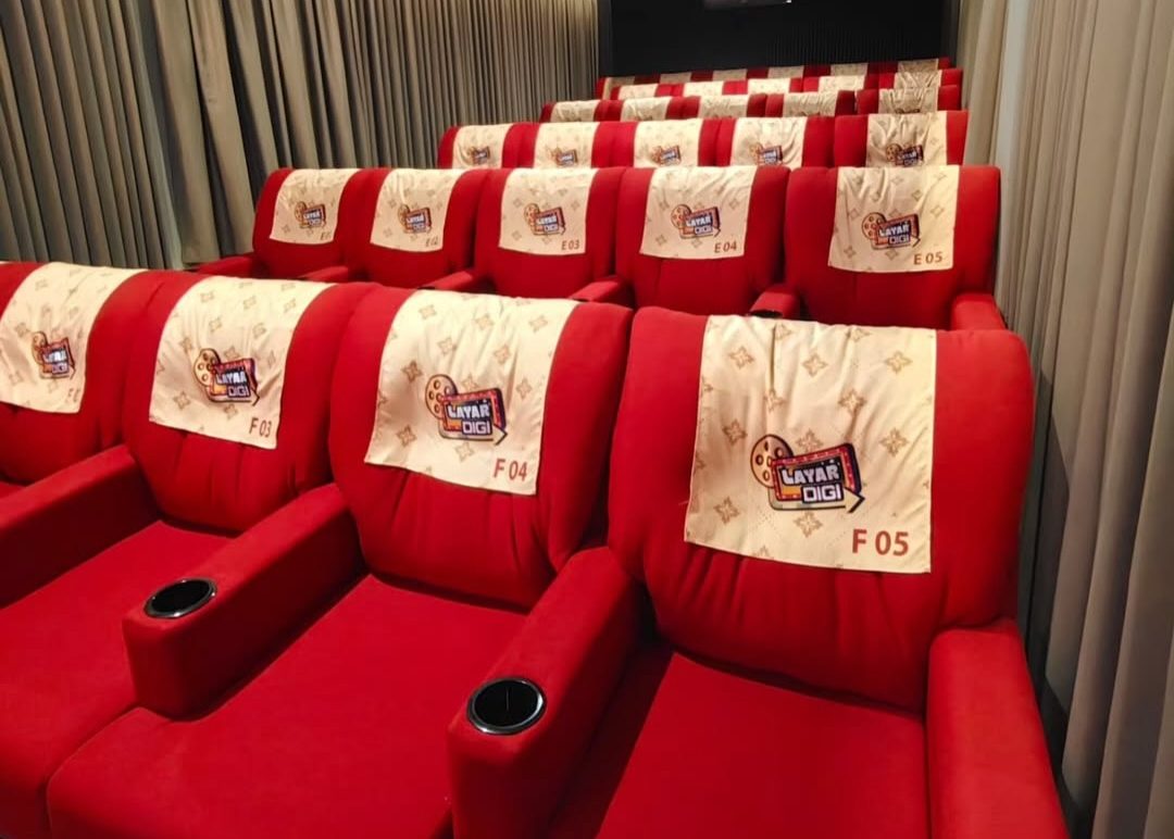 Nonton Bioskop Sambil Jajan Alfamart? Layar Digi Jadi Solusi Hiburan ...